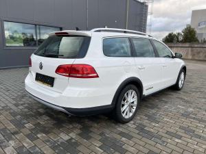 White Volkswagen Passat Alltrack 2013 in Siauliai, with an engine capacity of 1.97 L and mileage of 279 thousand km for 7250 €, photo 7 on AUTOMOTO.COM.LV