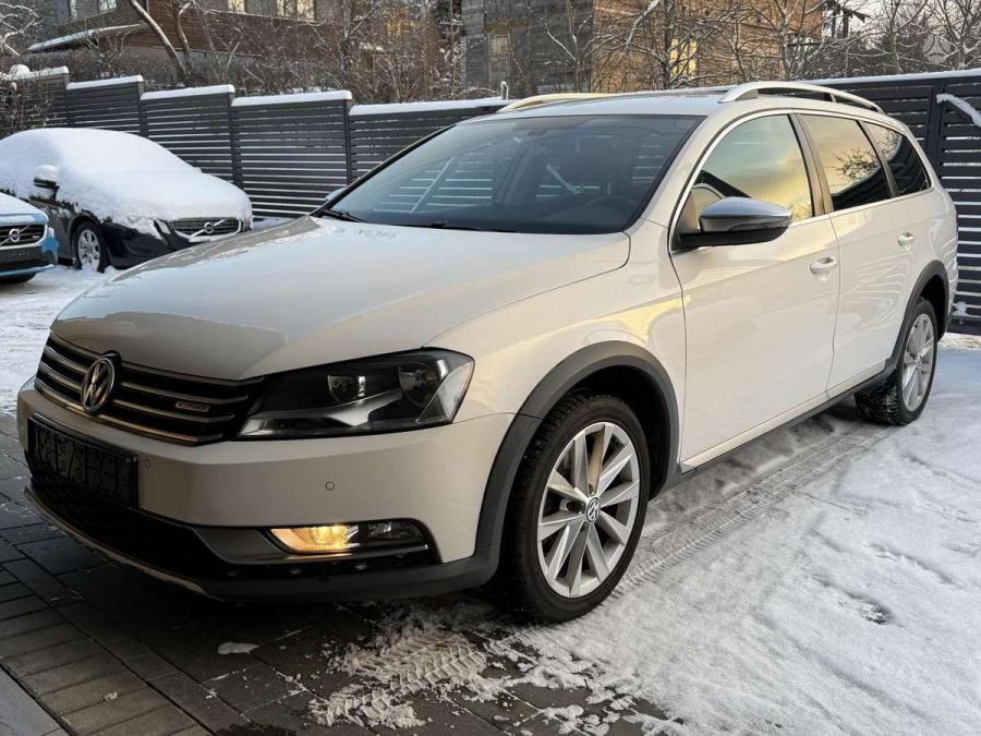Balts Volkswagen Passat Alltrack 2013 Kauņa, ar dzinēja tilpumu 1.97 L un nobraukumu 288 tūkst. km par 6300 €, foto 1 vietnē AUTOMOTO.COM.LV