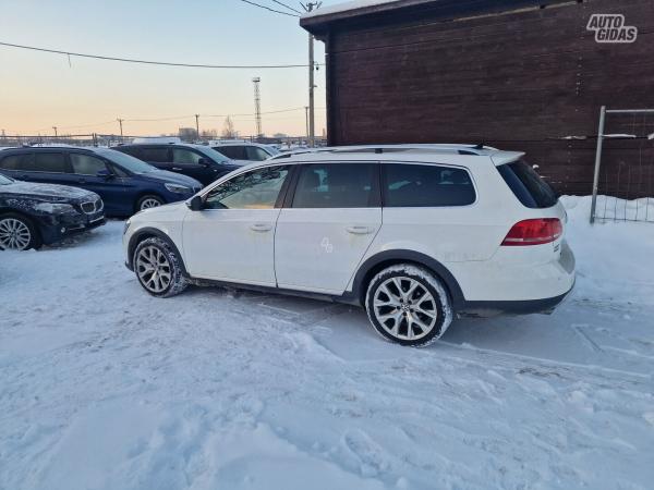 Balts Volkswagen Passat Alltrack 2013 Kauņa, ar dzinēja tilpumu 2.00 L un nobraukumu 290 tūkst. km par 6850 €, foto 6 vietnē AUTOMOTO.COM.LV