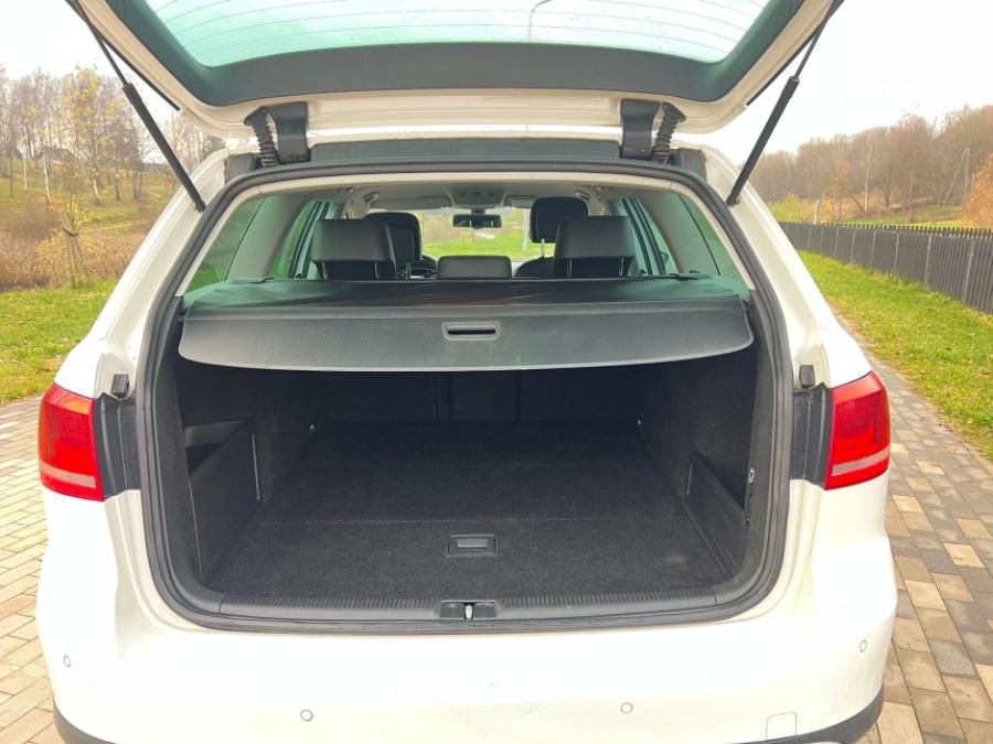 Balts Volkswagen Passat Alltrack 2014 Rīga, ar dzinēja tilpumu 2.00 L un nobraukumu 325 tūkst. km par 8790 €, foto 6 vietnē AUTOMOTO.COM.LV