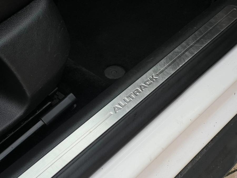 Balts Volkswagen Passat Alltrack 2014 Rīga, ar dzinēja tilpumu 2.00 L un nobraukumu 325 tūkst. km par 8790 €, foto 9 vietnē AUTOMOTO.COM.LV
