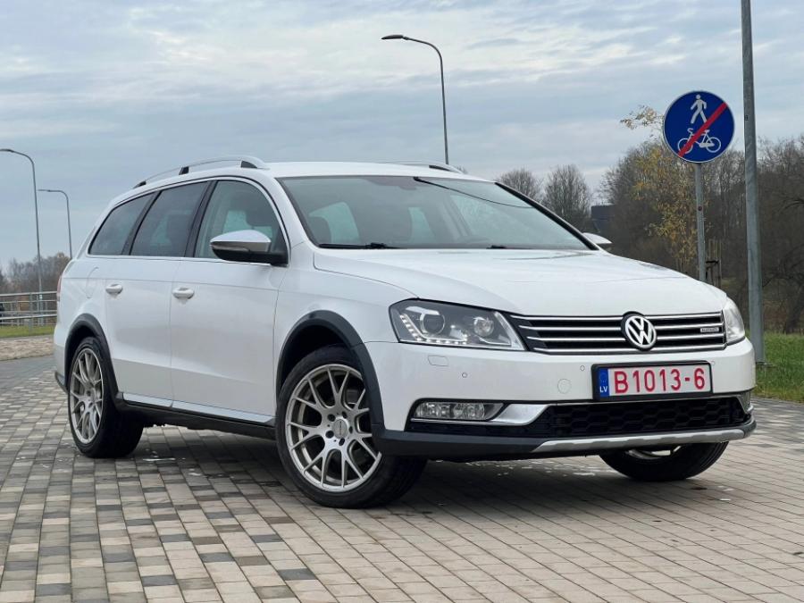 Balts Volkswagen Passat Alltrack 2014 Rīga, ar dzinēja tilpumu 2.00 L un nobraukumu 325 tūkst. km par 8790 €, foto 10 vietnē AUTOMOTO.COM.LV