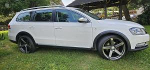White Volkswagen Passat Alltrack 2014 in Ukmerge, with an engine capacity of 2.00 L and mileage of 262 thousand km for 8100 €, photo  on AUTOMOTO.COM.LV