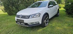 White Volkswagen Passat Alltrack 2014 in Ukmerge, with an engine capacity of 2.00 L and mileage of 262 thousand km for 8100 €, photo 7 on AUTOMOTO.COM.LV