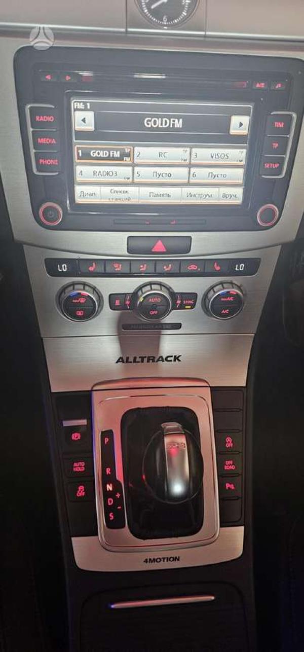 Volkswagen Passat Alltrack 2014 Ukmergė vietnē Balts Volkswagen Passat Alltrack 2014 Ukmergė, ar dzinēja tilpumu 2.00 L un nobraukumu 262 tūkst. km par 8100 €, foto 3 vietnē AUTOMOTO.COM.LV
