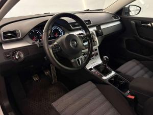 White Volkswagen Passat Alltrack 2014 in Marijampole, with an engine capacity of 1.97 L and mileage of 263 thousand km for 7450 €, photo 3 on AUTOMOTO.COM.LV