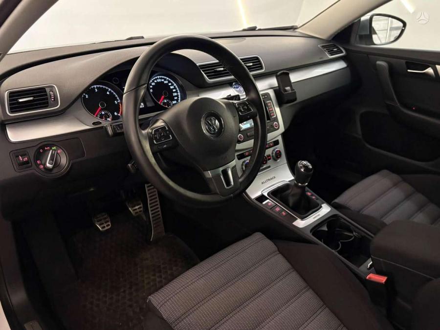 White Volkswagen Passat Alltrack 2014 in Marijampole, with an engine capacity of 1.97 L and mileage of 263 thousand km for 7450 €, photo 3 on AUTOMOTO.COM.LV