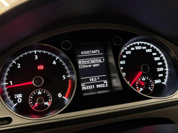 White Volkswagen Passat Alltrack 2014 in Marijampole, with an engine capacity of 1.97 L and mileage of 263 thousand km for 7450 €, photo 6 on AUTOMOTO.COM.LV