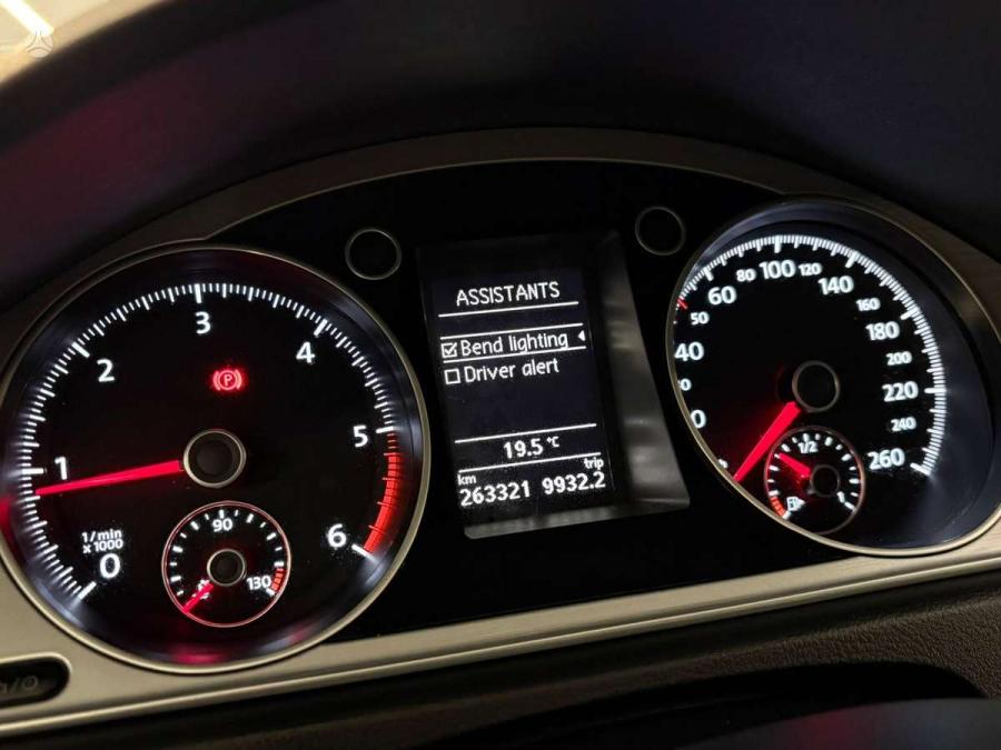 White Volkswagen Passat Alltrack 2014 in Marijampole, with an engine capacity of 1.97 L and mileage of 263 thousand km for 7450 €, photo 6 on AUTOMOTO.COM.LV