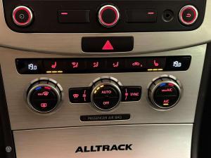 White Volkswagen Passat Alltrack 2014 in Marijampole, with an engine capacity of 1.97 L and mileage of 263 thousand km for 7450 €, photo 11 on AUTOMOTO.COM.LV