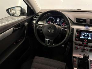 White Volkswagen Passat Alltrack 2014 in Marijampole, with an engine capacity of 1.97 L and mileage of 263 thousand km for 7450 €, photo 16 on AUTOMOTO.COM.LV