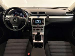 White Volkswagen Passat Alltrack 2014 in Marijampole, with an engine capacity of 1.97 L and mileage of 263 thousand km for 7450 €, photo 18 on AUTOMOTO.COM.LV
