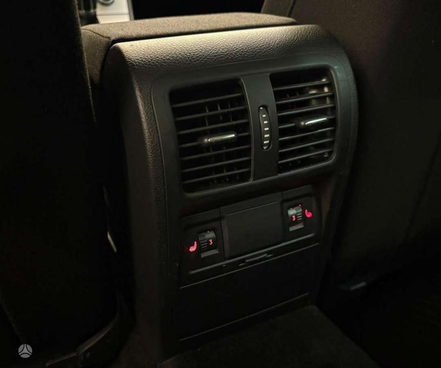 White Volkswagen Passat Alltrack 2014 in Marijampole, with an engine capacity of 1.97 L and mileage of 263 thousand km for 7450 €, photo 19 on AUTOMOTO.COM.LV