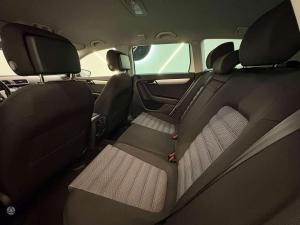 White Volkswagen Passat Alltrack 2014 in Marijampole, with an engine capacity of 1.97 L and mileage of 263 thousand km for 7450 €, photo 23 on AUTOMOTO.COM.LV