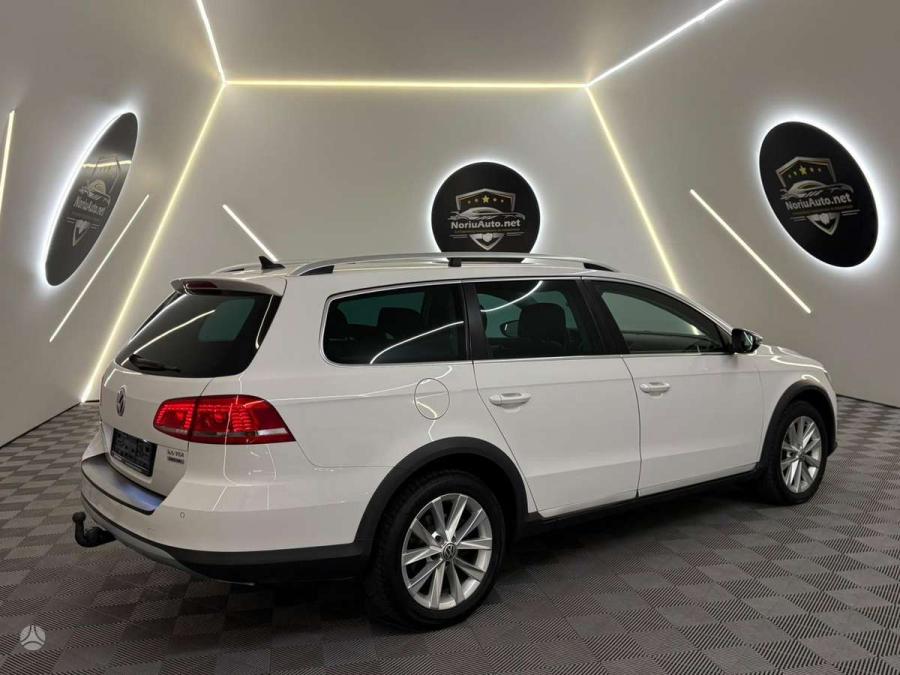 White Volkswagen Passat Alltrack 2014 in Marijampole, with an engine capacity of 1.97 L and mileage of 263 thousand km for 7450 €, photo 27 on AUTOMOTO.COM.LV