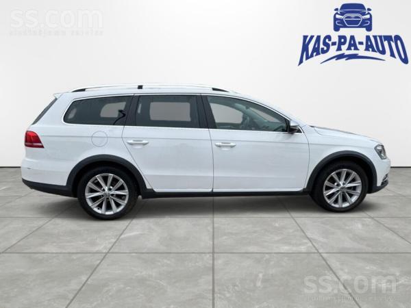 Volkswagen Passat Alltrack 2014 in Riga on AUTOMOTO.COM.LV White Volkswagen Passat Alltrack 2014 in Riga, with an engine capacity of 2.00 L and mileage of 234 thousand km for 7000 €, photo 5 on AUTOMOTO.COM.LV