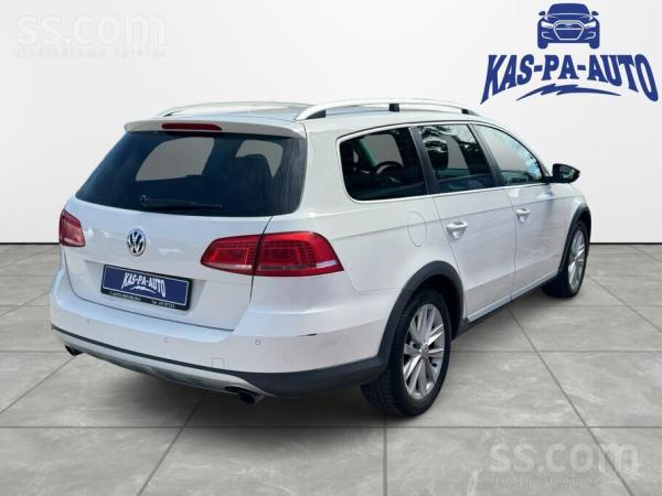 Volkswagen Passat Alltrack 2014 in Riga on AUTOMOTO.COM.LV White Volkswagen Passat Alltrack 2014 in Riga, with an engine capacity of 2.00 L and mileage of 234 thousand km for 7000 €, photo 7 on AUTOMOTO.COM.LV