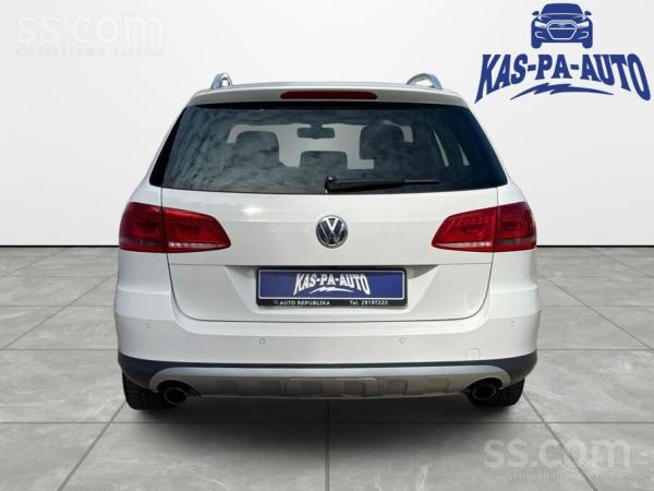 Volkswagen Passat Alltrack 2014 in Riga on AUTOMOTO.COM.LV White Volkswagen Passat Alltrack 2014 in Riga, with an engine capacity of 2.00 L and mileage of 234 thousand km for 7000 €, photo 9 on AUTOMOTO.COM.LV