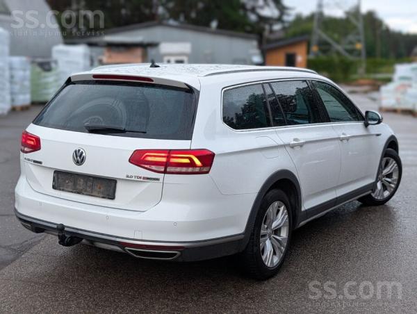 White Volkswagen Passat Alltrack 2015 in Jurmala, with an engine capacity of 2.00 L and mileage of 0 thousand km for 10550 €, photo 3 on AUTOMOTO.COM.LV