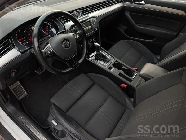 White Volkswagen Passat Alltrack 2015 in Jurmala, with an engine capacity of 2.00 L and mileage of 0 thousand km for 10550 €, photo 9 on AUTOMOTO.COM.LV