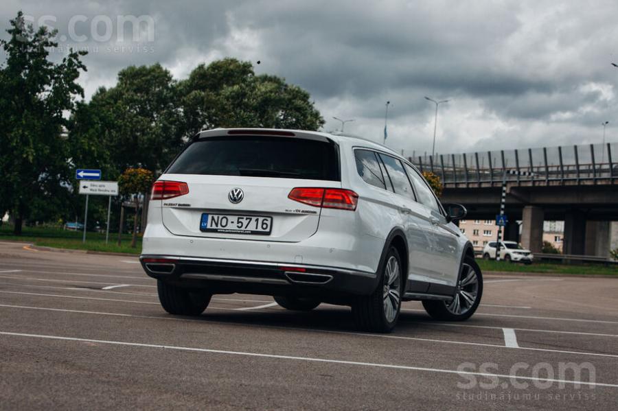Balts Volkswagen Passat Alltrack 2015 Rīga, ar dzinēja tilpumu 2.00 L un nobraukumu 0 tūkst. km par 8900 €, foto 7 vietnē AUTOMOTO.COM.LV