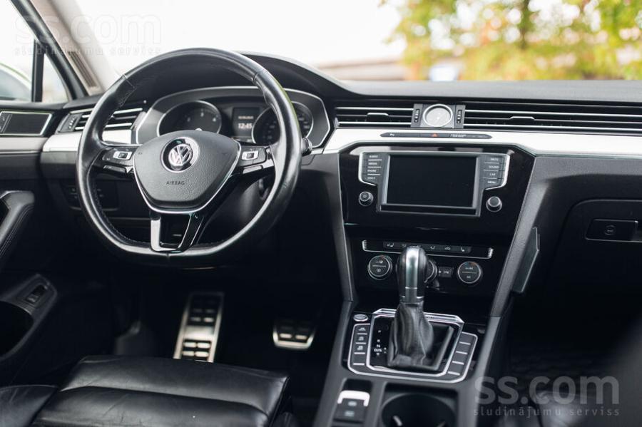 Balts Volkswagen Passat Alltrack 2015 Rīga, ar dzinēja tilpumu 2.00 L un nobraukumu 0 tūkst. km par 8900 €, foto 14 vietnē AUTOMOTO.COM.LV