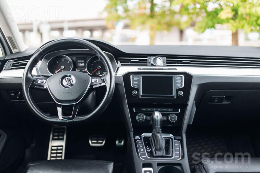 Balts Volkswagen Passat Alltrack 2015 Rīga, ar dzinēja tilpumu 2.00 L un nobraukumu 0 tūkst. km par 8900 €, foto 15 vietnē AUTOMOTO.COM.LV