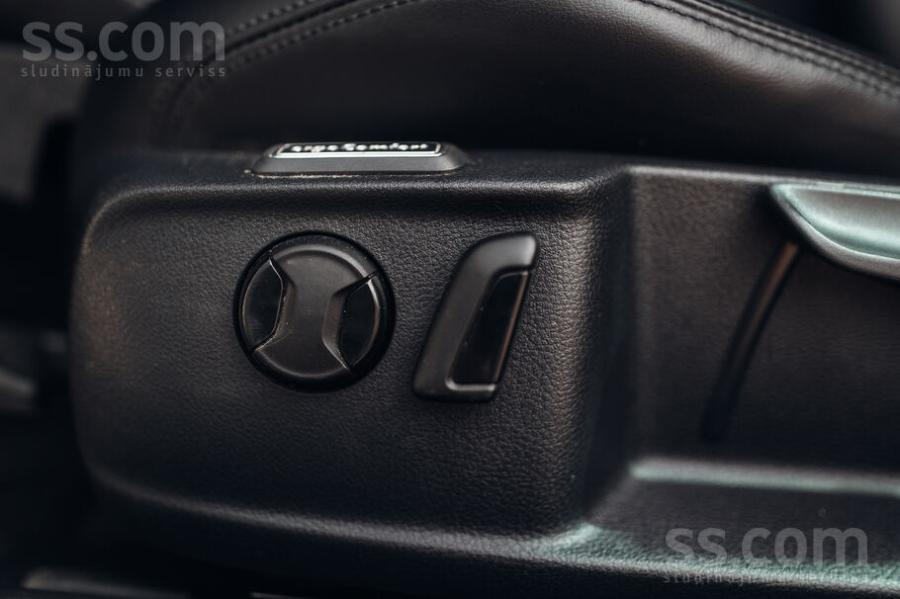 Balts Volkswagen Passat Alltrack 2015 Rīga, ar dzinēja tilpumu 2.00 L un nobraukumu 0 tūkst. km par 8900 €, foto 18 vietnē AUTOMOTO.COM.LV