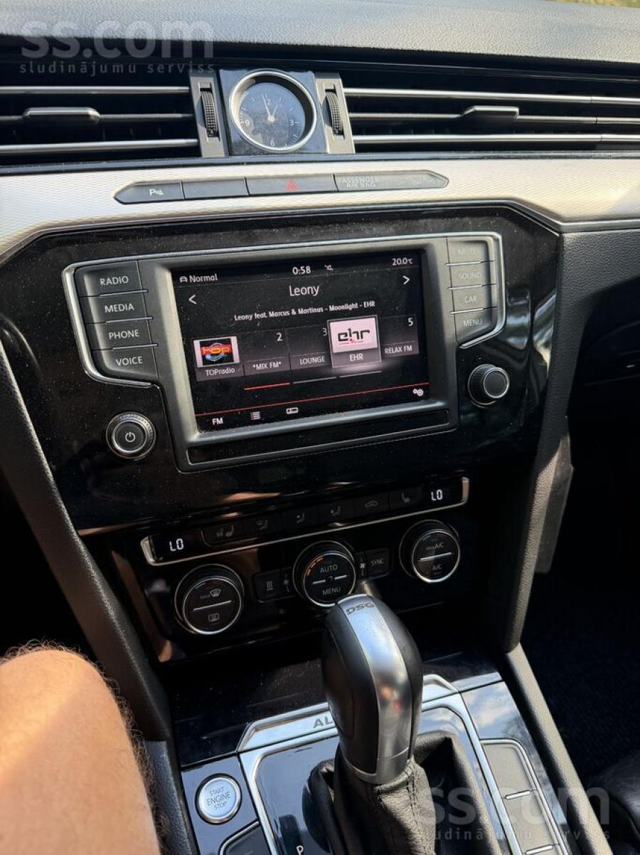 Balts Volkswagen Passat Alltrack 2015 Rīga, ar dzinēja tilpumu 2.00 L un nobraukumu 292 tūkst. km par 8450 €, foto 6 vietnē AUTOMOTO.COM.LV
