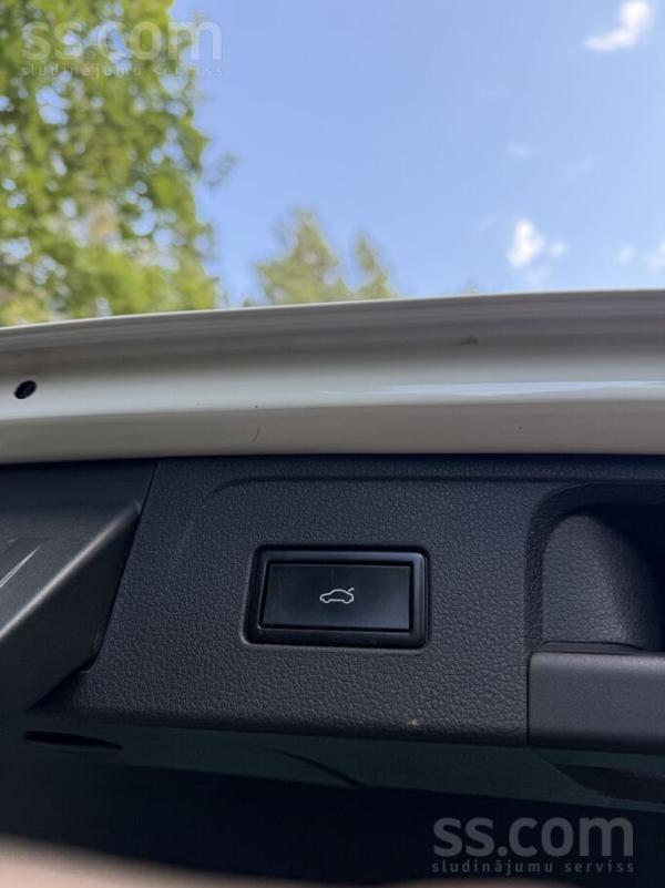 White Volkswagen Passat Alltrack 2015 in Riga, with an engine capacity of 2.00 L and mileage of 292 thousand km for 8450 €, photo 7 on AUTOMOTO.COM.LV