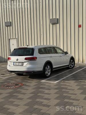 Balts Volkswagen Passat Alltrack 2015 Rīga, ar dzinēja tilpumu 2.00 L un nobraukumu 292 tūkst. km par 8999 €, foto 4 vietnē AUTOMOTO.COM.LV