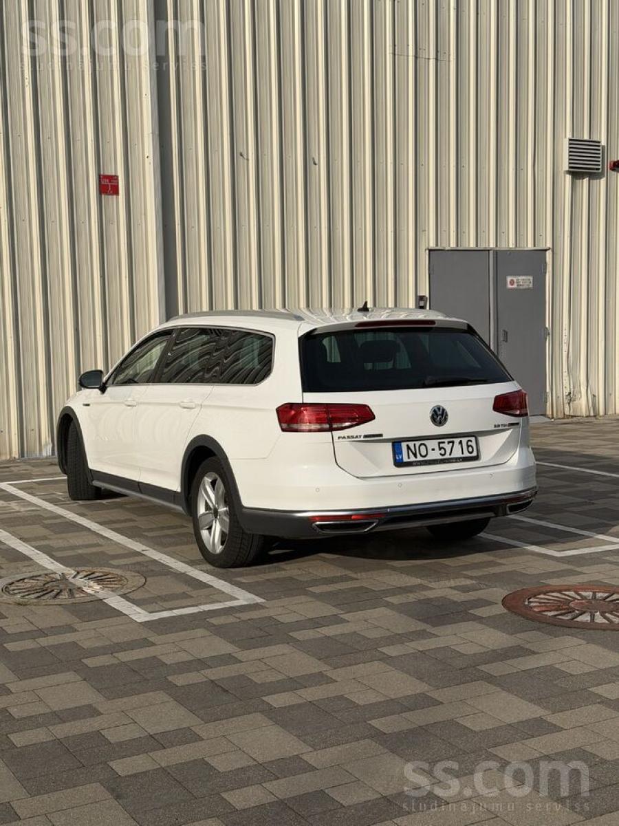 Balts Volkswagen Passat Alltrack 2015 Rīga, ar dzinēja tilpumu 2.00 L un nobraukumu 292 tūkst. km par 8999 €, foto 5 vietnē AUTOMOTO.COM.LV