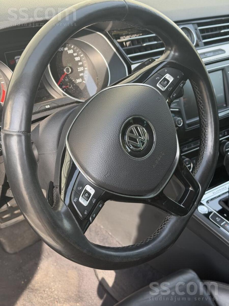 Balts Volkswagen Passat Alltrack 2015 Rīga, ar dzinēja tilpumu 2.00 L un nobraukumu 292 tūkst. km par 8999 €, foto 8 vietnē AUTOMOTO.COM.LV