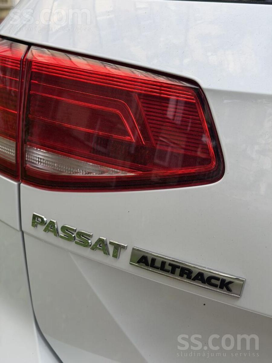 Balts Volkswagen Passat Alltrack 2015 Rīga, ar dzinēja tilpumu 2.00 L un nobraukumu 292 tūkst. km par 8999 €, foto 14 vietnē AUTOMOTO.COM.LV