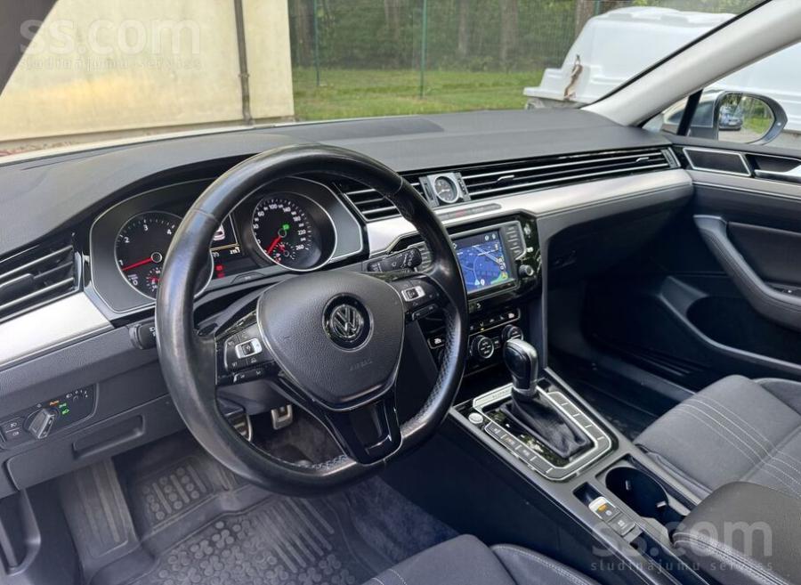 White Volkswagen Passat Alltrack 2016 in Riga, with an engine capacity of 2.00 L and mileage of 0 thousand km for 12999 €, photo 8 on AUTOMOTO.COM.LV