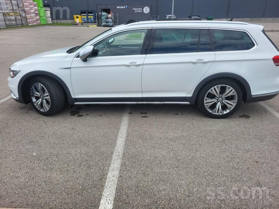 White Volkswagen Passat Alltrack 2016 in Riga, with an engine capacity of 2.00 L and mileage of 0 thousand km for 14495 €, photo 2 on AUTOMOTO.COM.LV