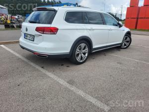 White Volkswagen Passat Alltrack 2016 in Riga, with an engine capacity of 2.00 L and mileage of 0 thousand km for 14495 €, photo 5 on AUTOMOTO.COM.LV