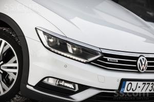 White Volkswagen Passat Alltrack 2016 in Riga, with an engine capacity of 2.00 L and mileage of 242 thousand km for 17777 €, photo 3 on AUTOMOTO.COM.LV