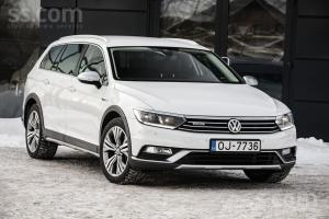 White Volkswagen Passat Alltrack 2016 in Riga, with an engine capacity of 2.00 L and mileage of 242 thousand km for 17777 €, photo 4 on AUTOMOTO.COM.LV