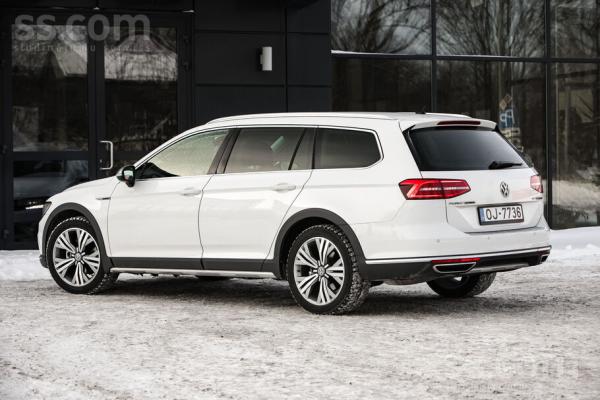 Balts Volkswagen Passat Alltrack 2016 Rīga, ar dzinēja tilpumu 2.00 L un nobraukumu 242 tūkst. km par 17777 €, foto 8 vietnē AUTOMOTO.COM.LV