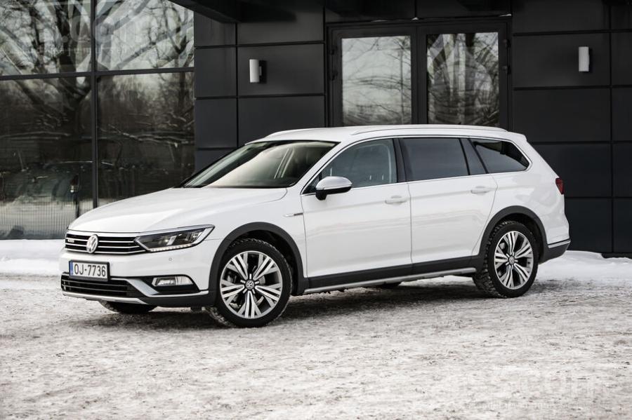 White Volkswagen Passat Alltrack 2016 in Riga, with an engine capacity of 2.00 L and mileage of 242 thousand km for 17777 €, photo 35 on AUTOMOTO.COM.LV