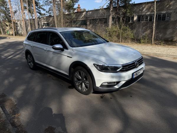 Balts Volkswagen Passat Alltrack 2016 Varėna, ar dzinēja tilpumu 2.00 L un nobraukumu 371 tūkst. km par 9800 €, foto 2 vietnē AUTOMOTO.COM.LV