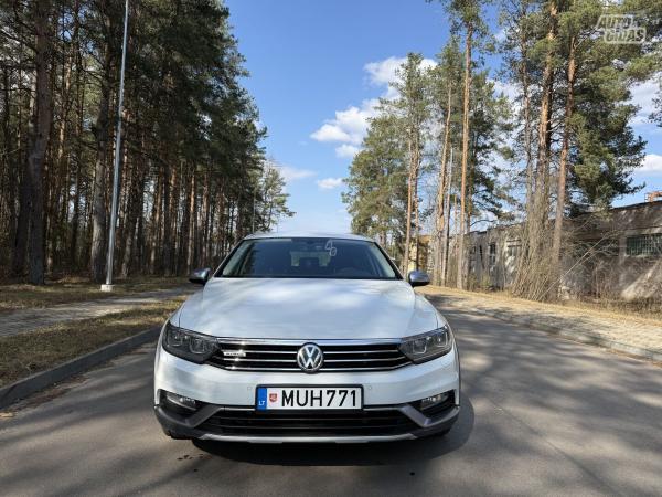 Balts Volkswagen Passat Alltrack 2016 Varėna, ar dzinēja tilpumu 2.00 L un nobraukumu 371 tūkst. km par 9800 €, foto 3 vietnē AUTOMOTO.COM.LV