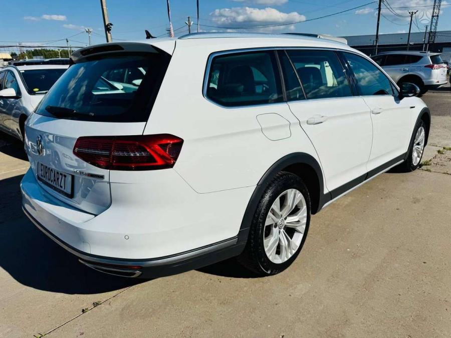 Balts Volkswagen Passat Alltrack 2016 Kauņa, ar dzinēja tilpumu 2.00 L un nobraukumu 322 tūkst. km par 10500 €, foto 4 vietnē AUTOMOTO.COM.LV