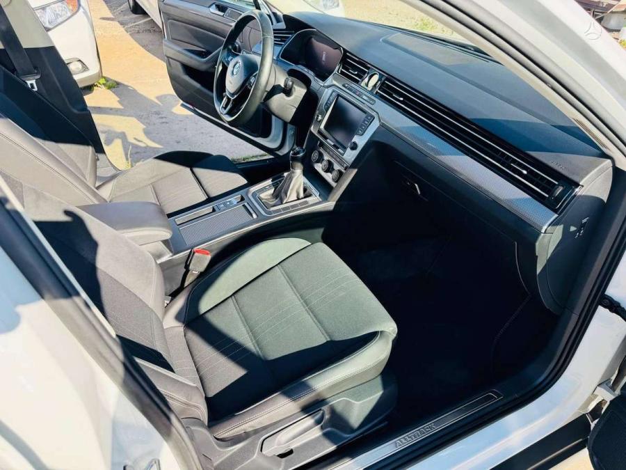 Balts Volkswagen Passat Alltrack 2016 Kauņa, ar dzinēja tilpumu 2.00 L un nobraukumu 322 tūkst. km par 10500 €, foto 8 vietnē AUTOMOTO.COM.LV