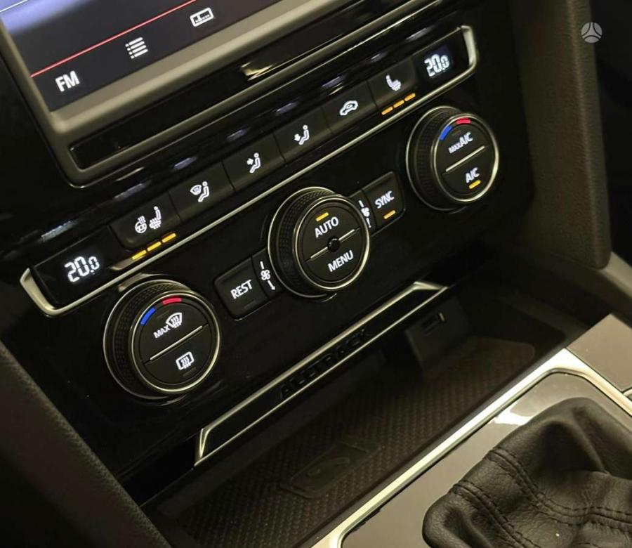 Balts Volkswagen Passat Alltrack 2016 Marijampole, ar dzinēja tilpumu 1.97 L un nobraukumu 254 tūkst. km par 12999 €, foto 16 vietnē AUTOMOTO.COM.LV