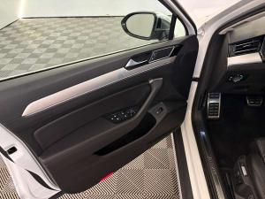 Balts Volkswagen Passat Alltrack 2016 Marijampole, ar dzinēja tilpumu 1.97 L un nobraukumu 254 tūkst. km par 12999 €, foto 31 vietnē AUTOMOTO.COM.LV