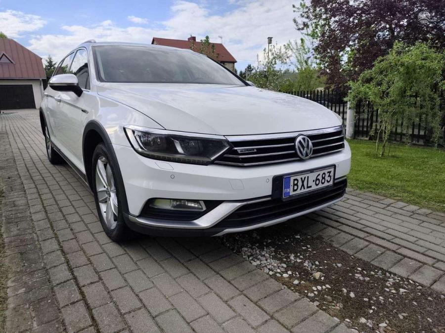 Balts Volkswagen Passat Alltrack 2016 Jonava, ar dzinēja tilpumu 2.00 L un nobraukumu 298 tūkst. km par 9400 €, foto 1 vietnē AUTOMOTO.COM.LV