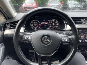 White Volkswagen Passat Alltrack 2017 in Kaunas, with an engine capacity of 2.00 L and mileage of 278 thousand km for 14300 €, photo 18 on AUTOMOTO.COM.LV