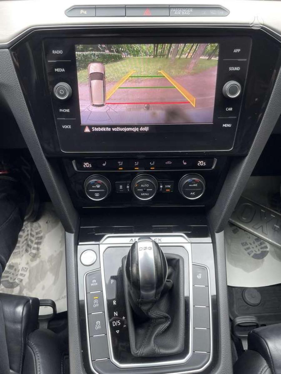 White Volkswagen Passat Alltrack 2017 in Kaunas, with an engine capacity of 2.00 L and mileage of 278 thousand km for 14300 €, photo 19 on AUTOMOTO.COM.LV